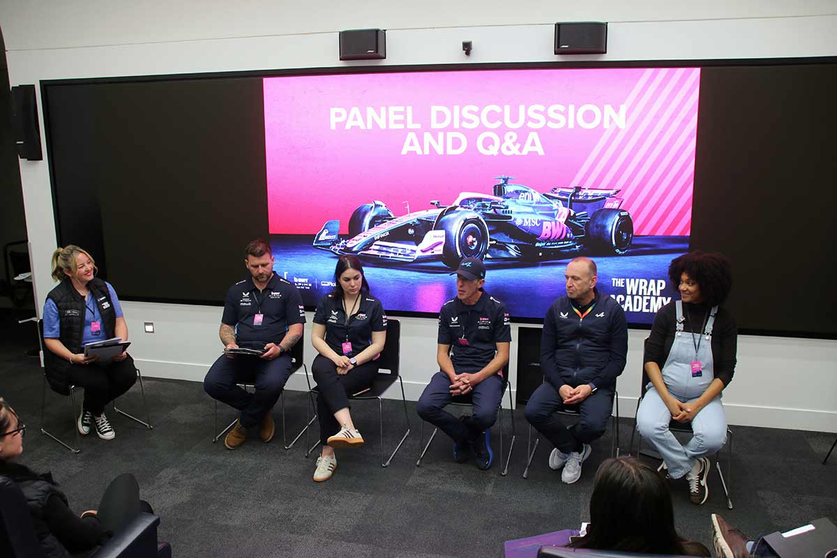 Roland DG e il team BWT Alpine di Formula 1 celebrano le professioniste del car wrapping | Roland DG